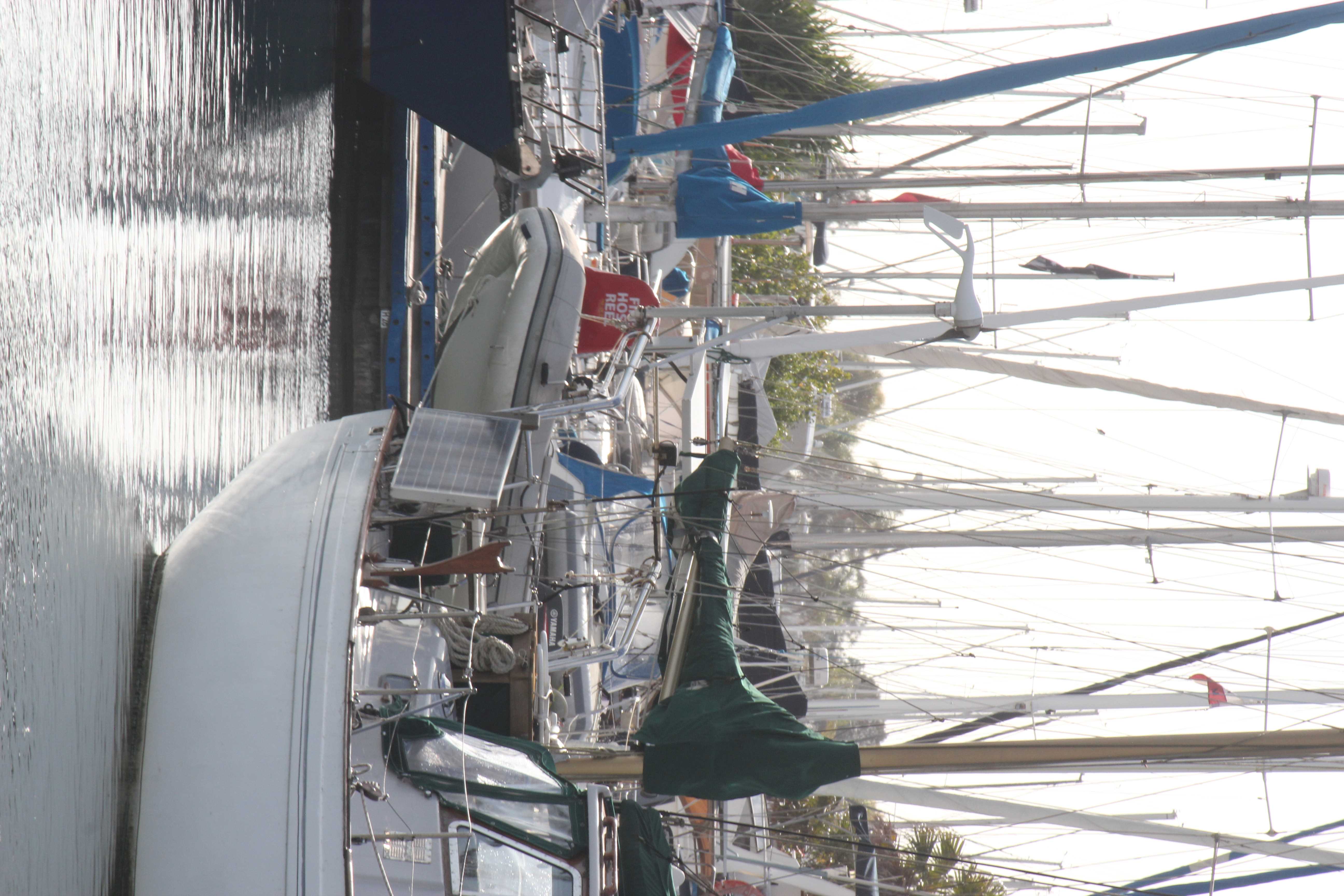 What is a liveaboard and living on board boats